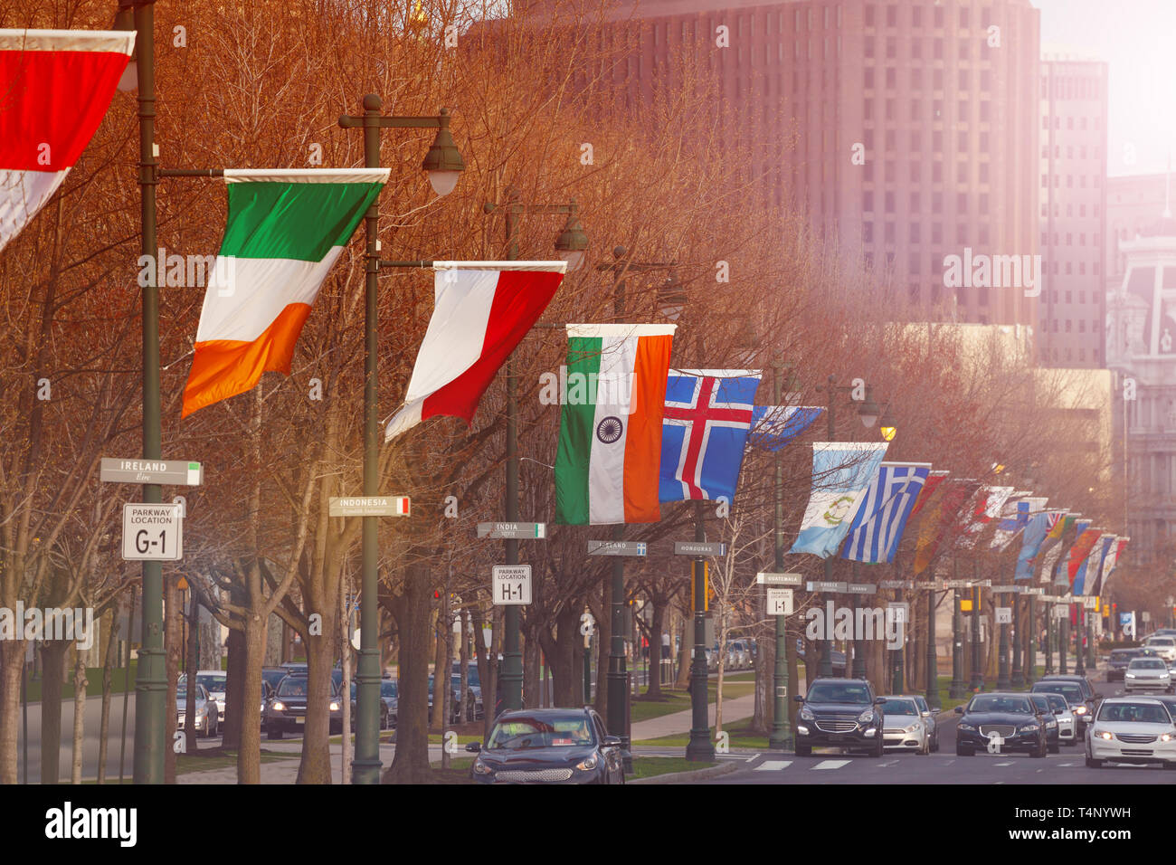 Benjamin franklin parkway road hi-res stock photography and images - Alamy