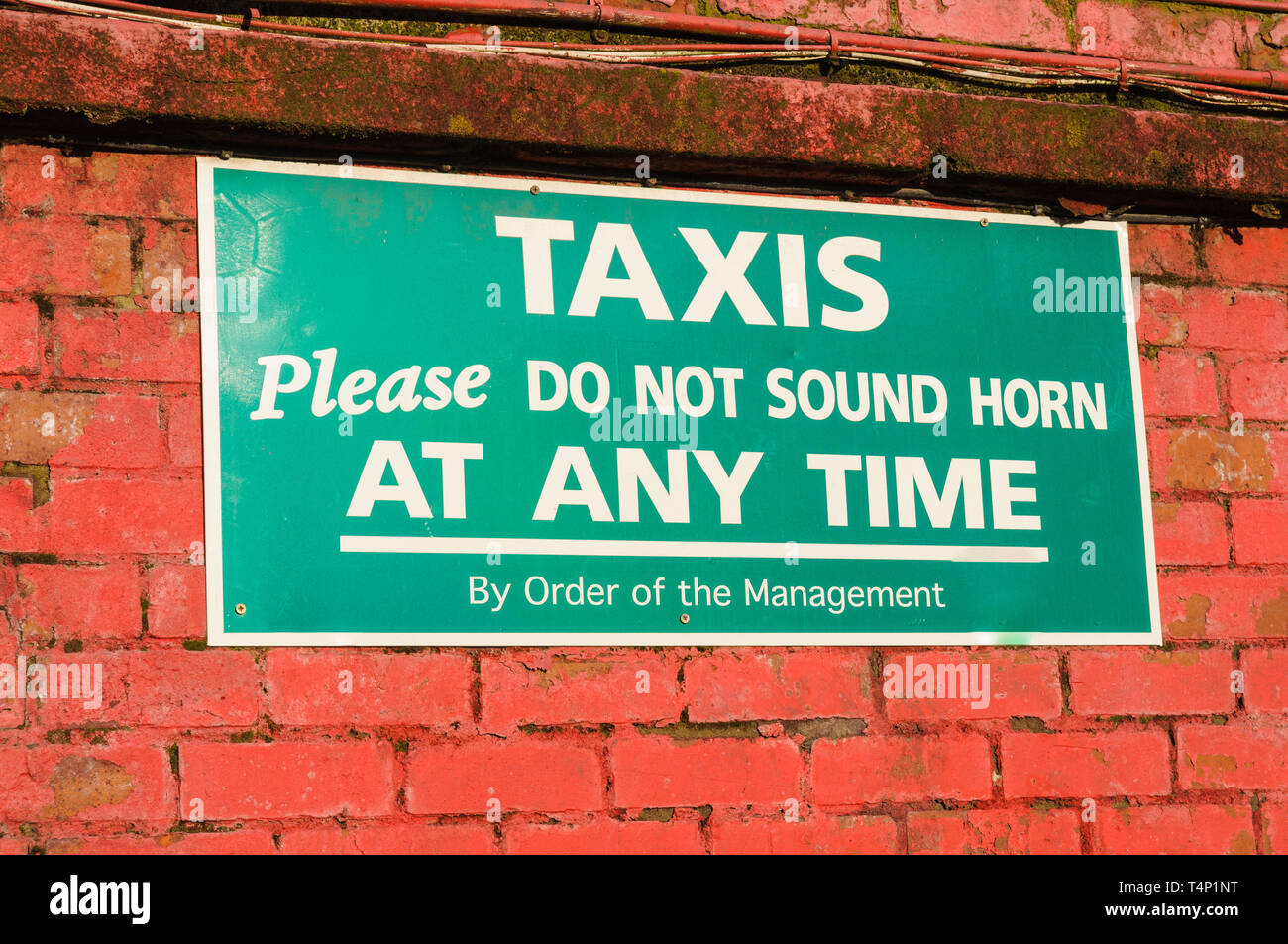Sound horn hi-res stock photography and images - Alamy