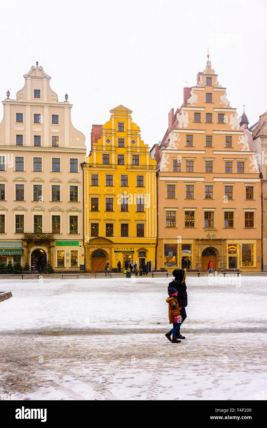 Vibrant coloured buildings hi-res stock photography and images - Alamy