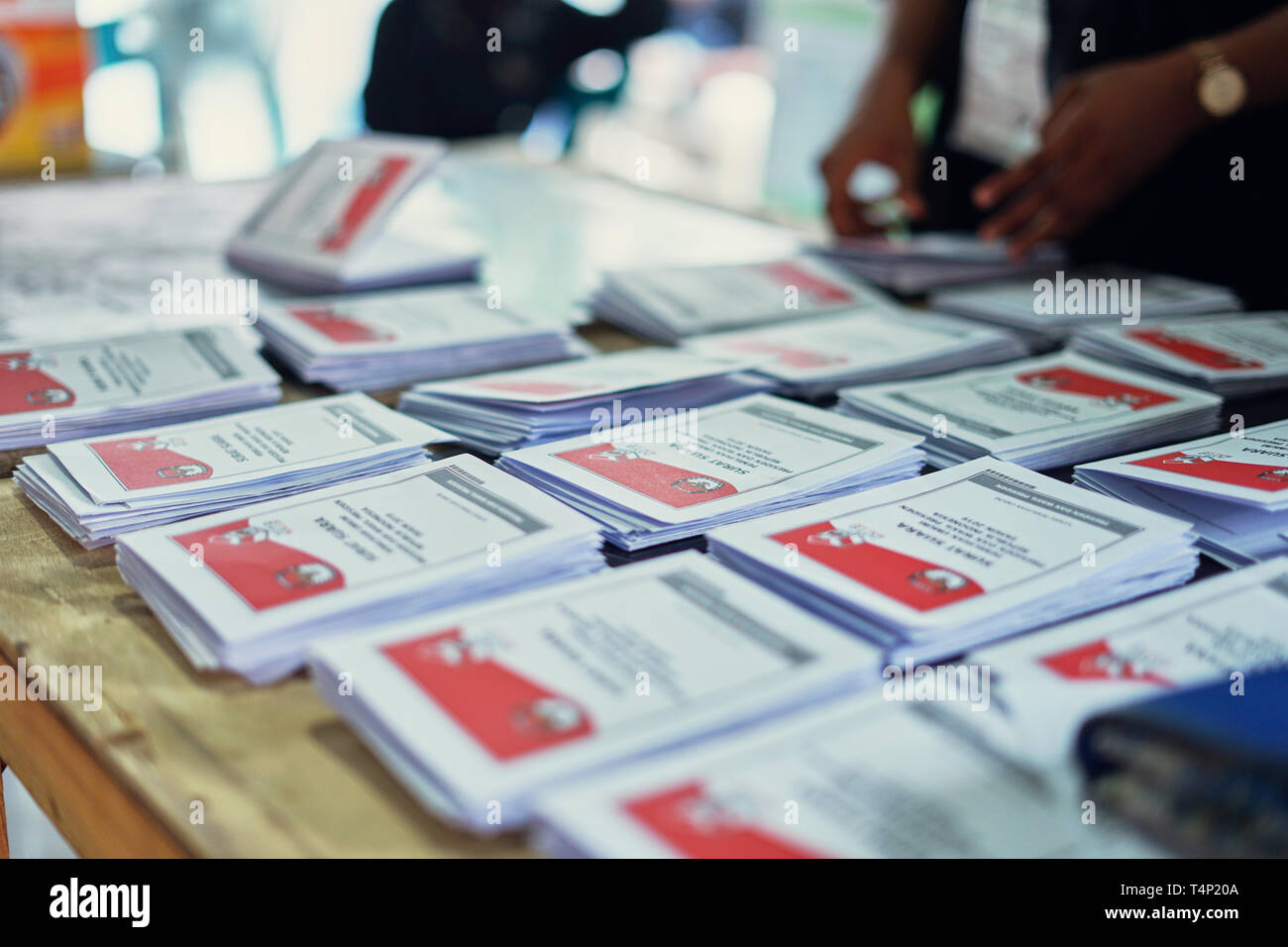 Indian voting polling booth hi-res stock photography and images - Alamy