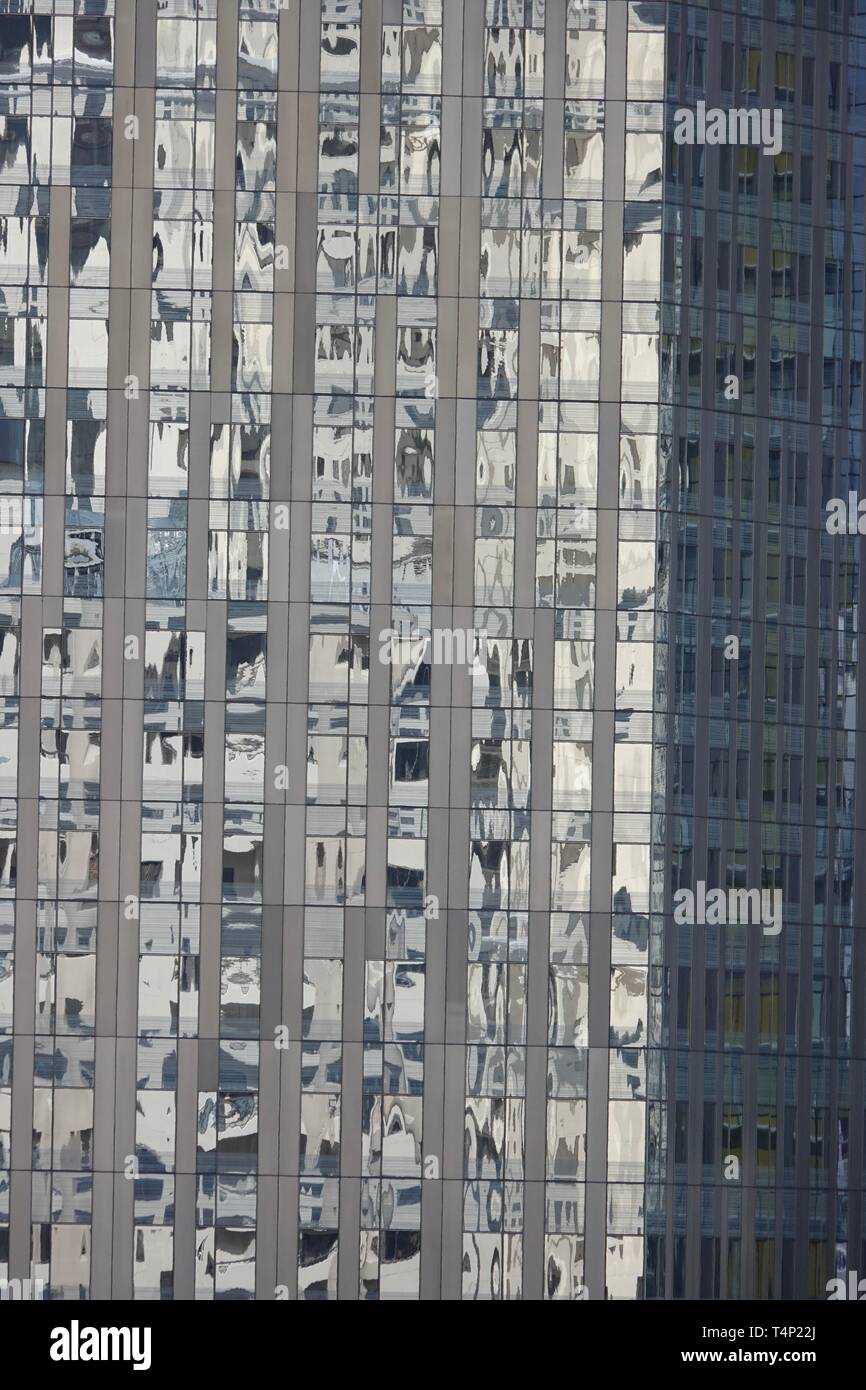 Lines of windows hi-res stock photography and images - Alamy