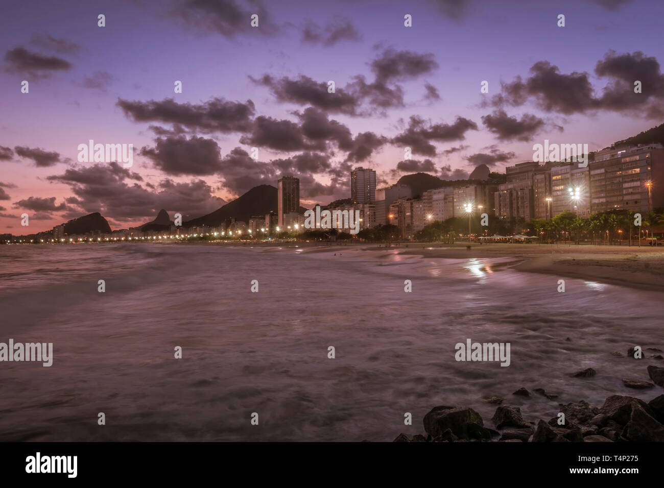 Praia do copacabana hi-res stock photography and images - Alamy
