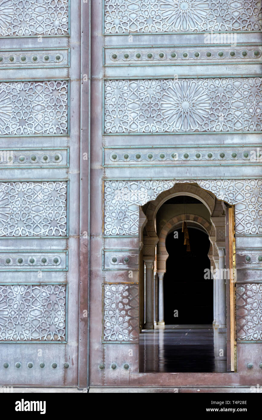 Entrance of Malik ibn Anas Mosque in Carthage, Tunisia Stock Photo - Alamy