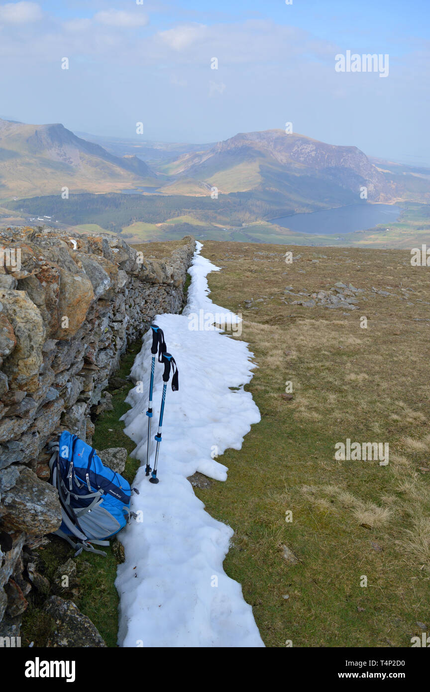 Views towards Nantlle Ridge and Mynydd Mawr on Rhyd Ddu path to Snowdon ...