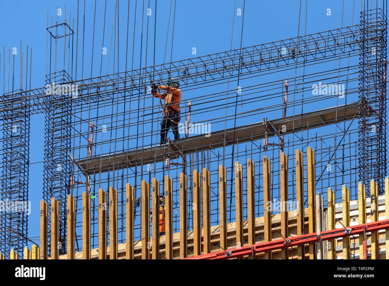 Construction worker on high rise hi-res stock photography and images ...