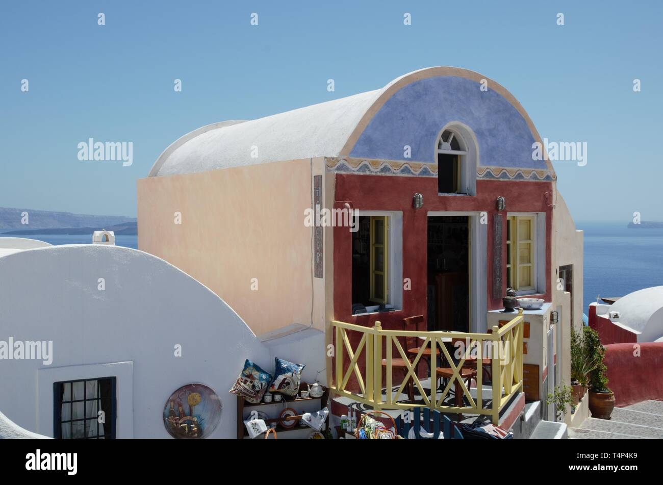 Traditional greek houses coloured hi-res stock photography and images ...
