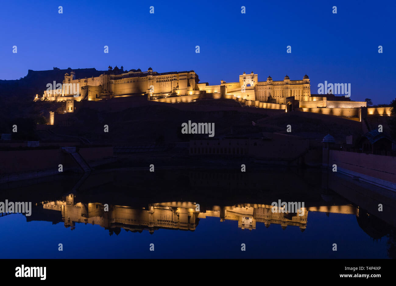 Amber fort night india hi-res stock photography and images - Alamy