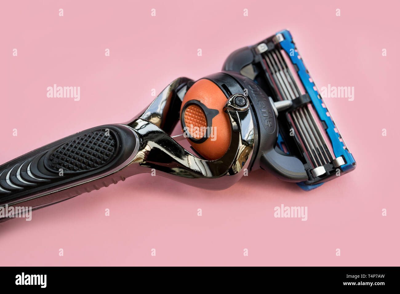 Gillette fusion proglide hi-res stock photography and images - Alamy
