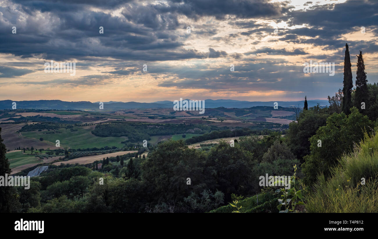 Tuscany sunset aerial view medieval hi-res stock photography and images ...