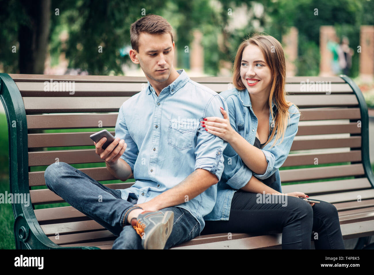 Woman ignoring friend telephone hi-res stock photography and images - Alamy