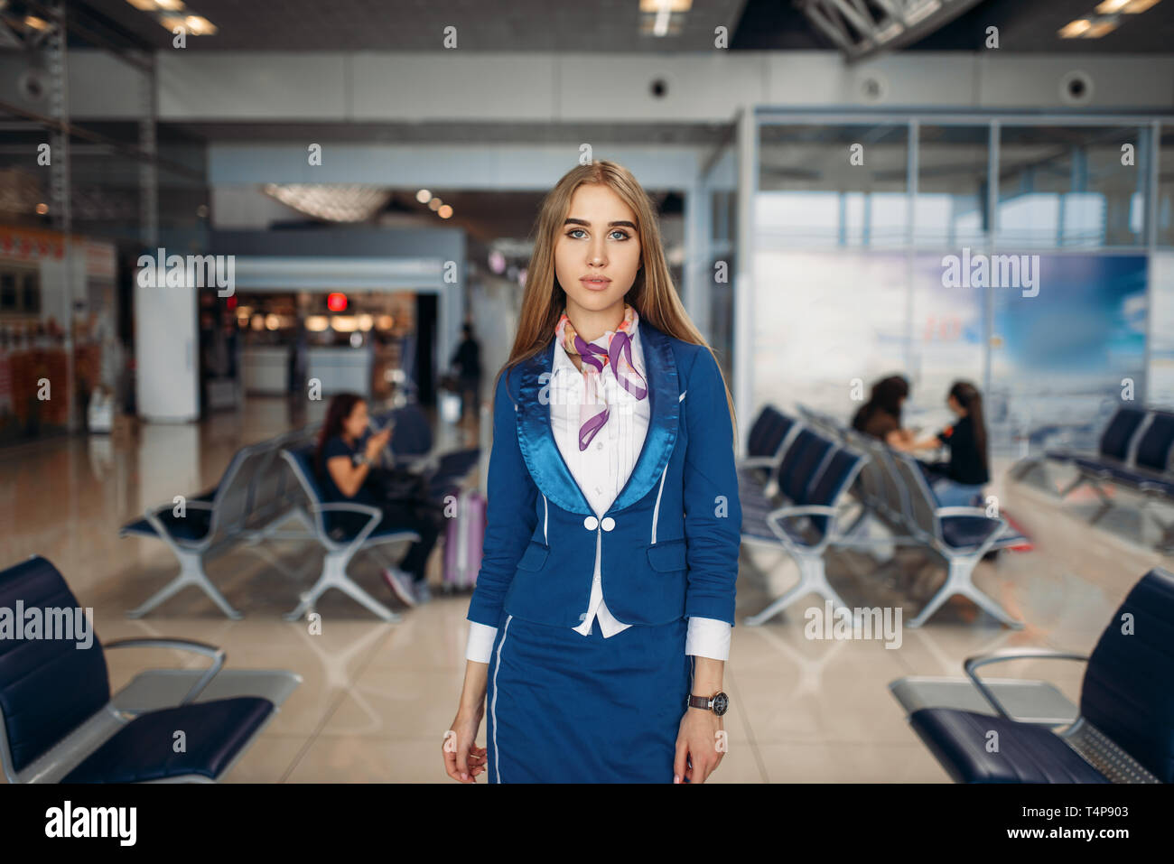 Cabin crew waiting hi-res stock photography and images - Alamy