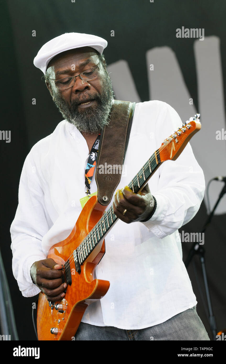 Jamaican reggae singer and musician, Clinton Fearon performing at the ...