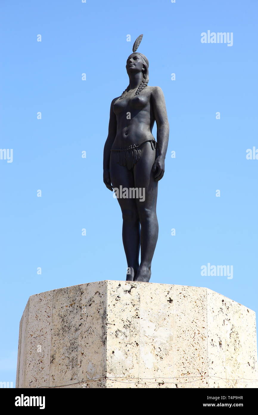 Statue of India-Catalina who served as translator to Don Pedro de ...