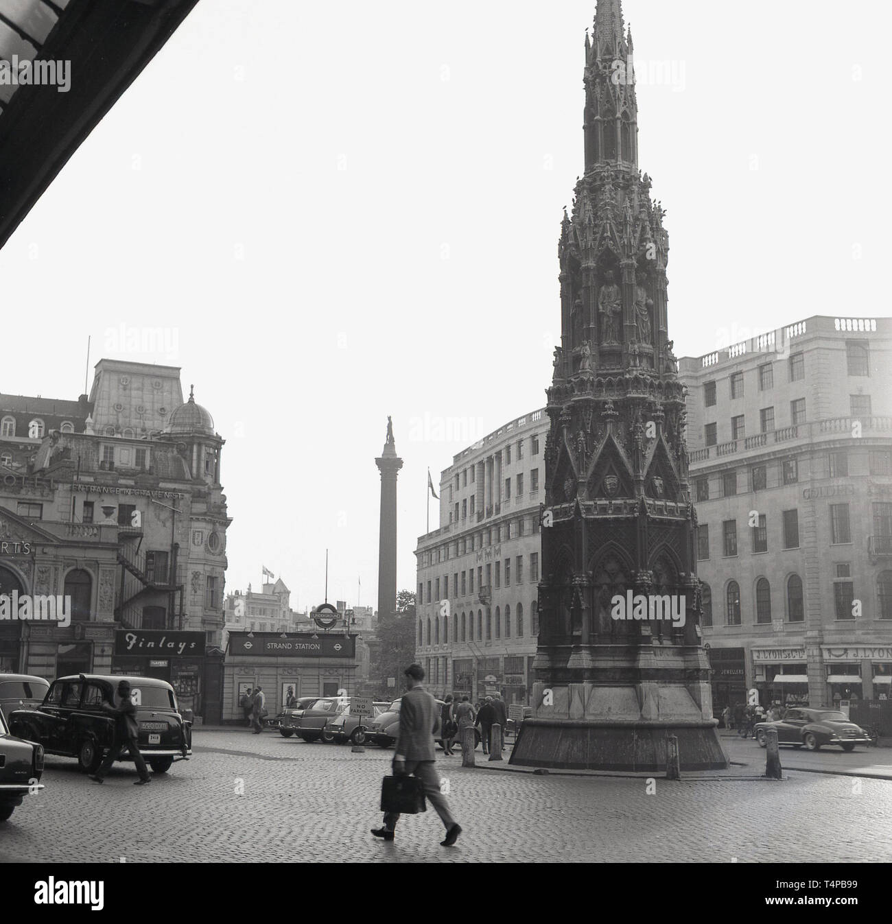1960s, historical, cobbled forecourt and entrance to Charing Cross ...