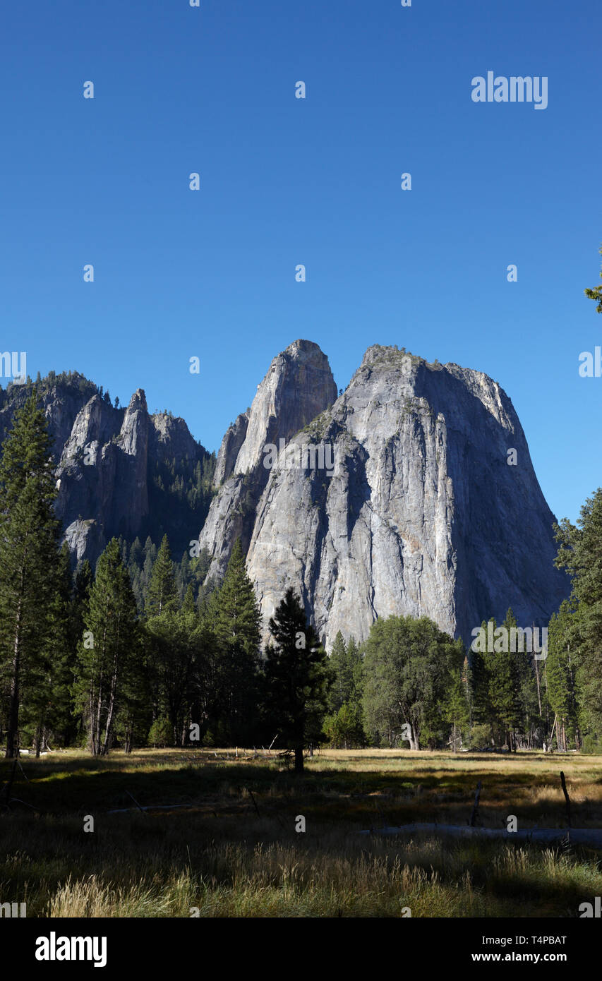 Cathedral rocks yosemite national hi-res stock photography and images ...