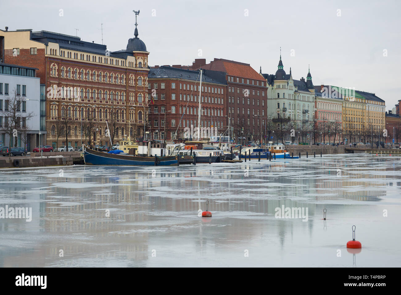 March embankment hi-res stock photography and images - Alamy