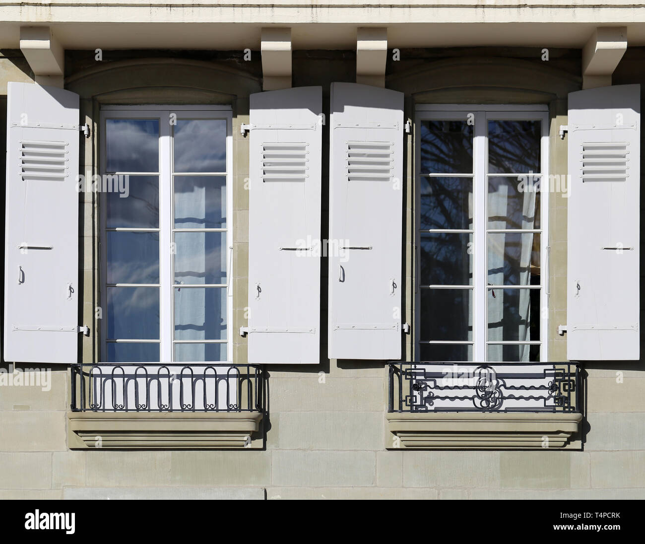 Colorful window frames hi-res stock photography and images - Alamy