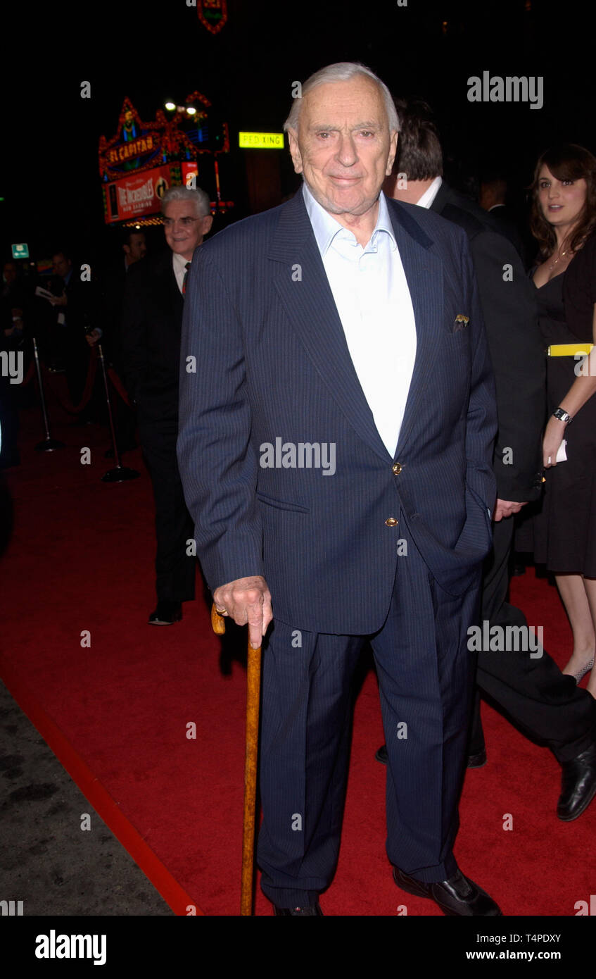 LOS ANGELES, CA. November 16, 2004: Los Angeles, CA: Writer GORE VIDAL ...