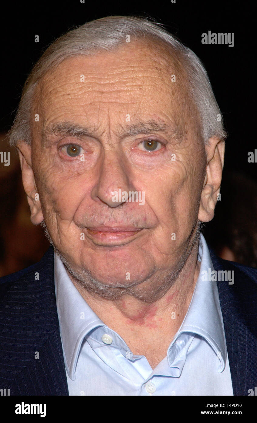 LOS ANGELES, CA. November 16, 2004: Los Angeles, CA: Writer GORE VIDAL ...