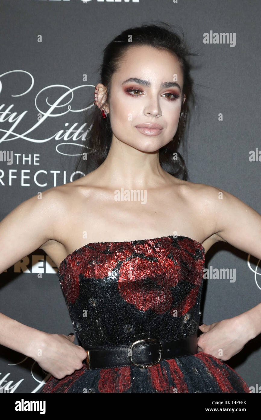 Cast members and other attendees arrive for the Pretty Little Liars The ...