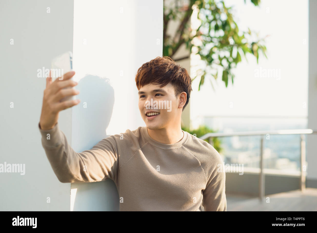 Stading man hi-res stock photography and images - Alamy