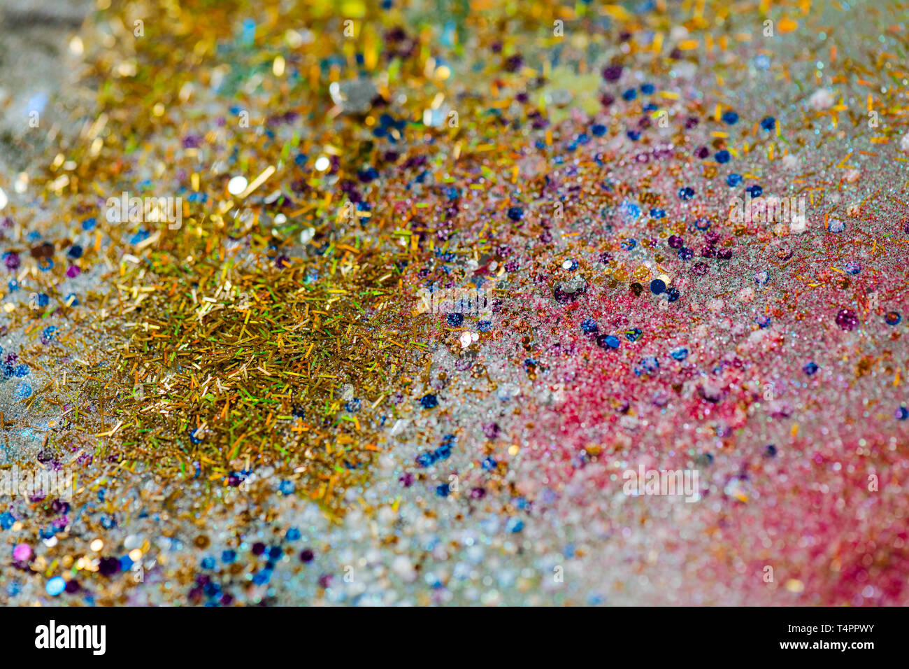 Gold powder sparkling hi-res stock photography and images - Alamy