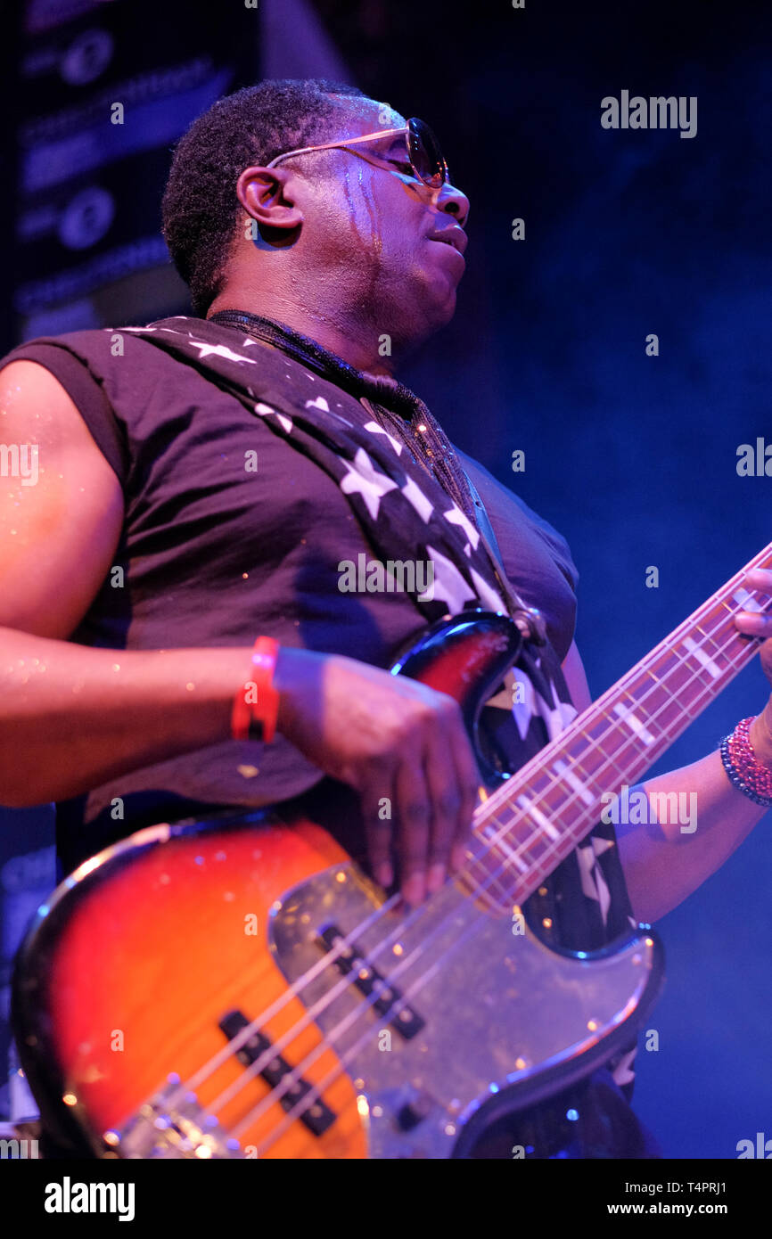 Andrew levy musician hi-res stock photography and images - Alamy