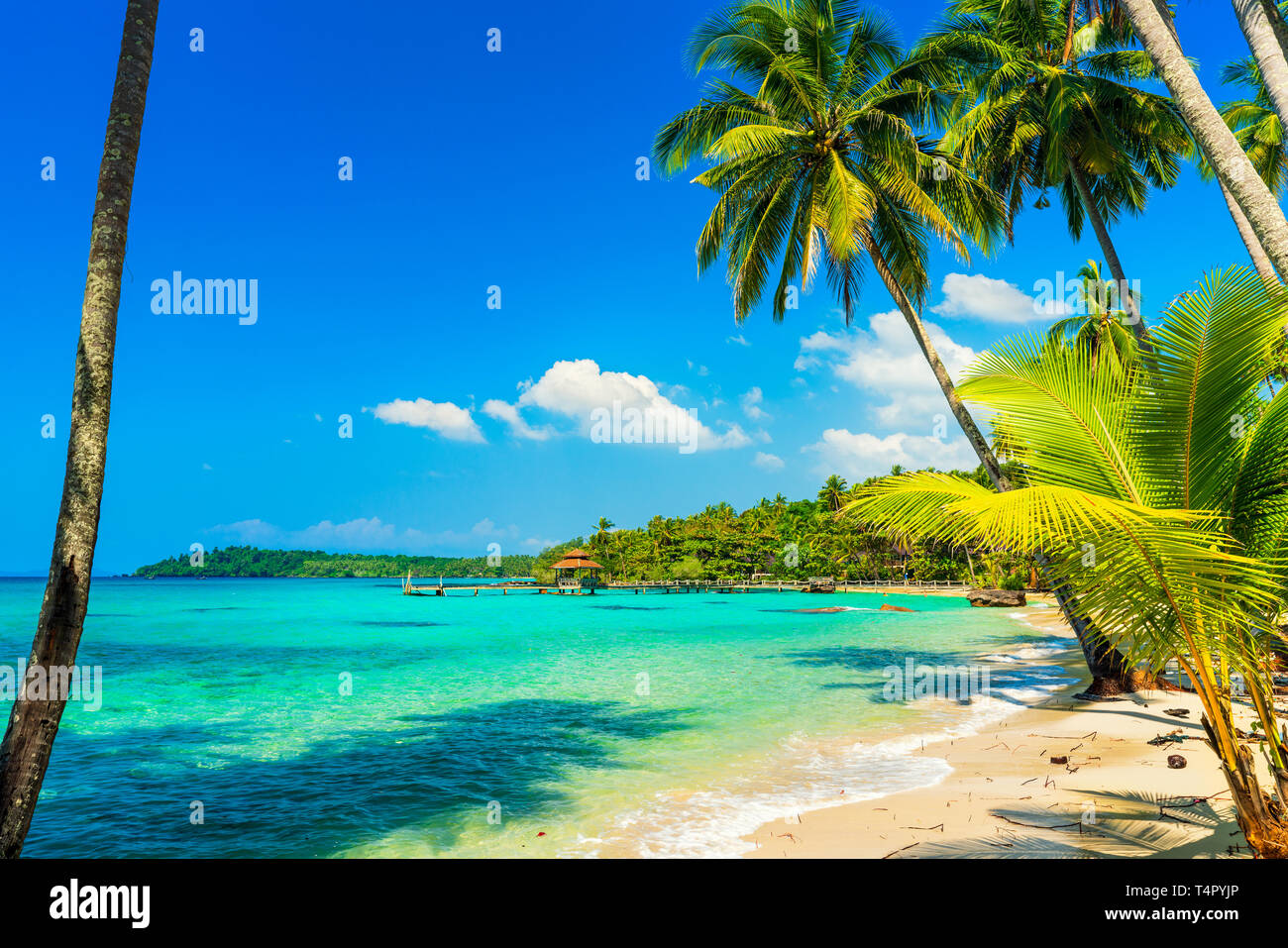 Bali seascape with huge waves at beautiful hidden white sand beach ...