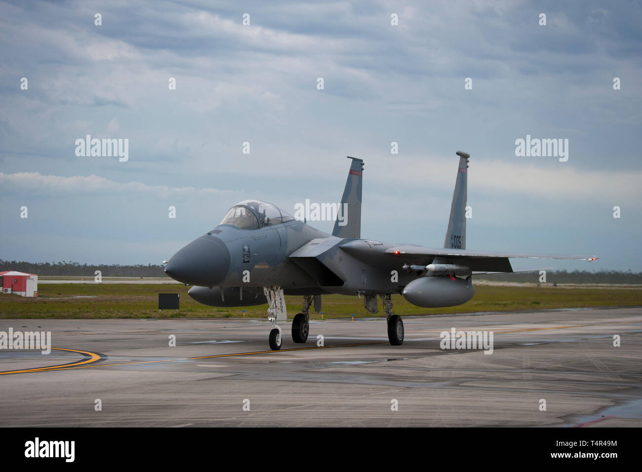 An F-15 Eagle from the Portland Air National Guard’s 142nd Fighter Wing ...