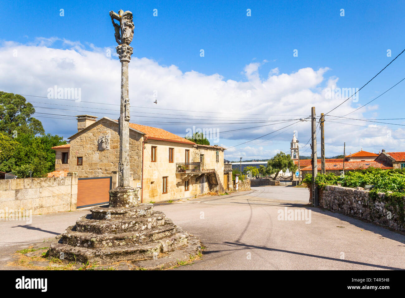 Cross houses hi-res stock photography and images - Alamy