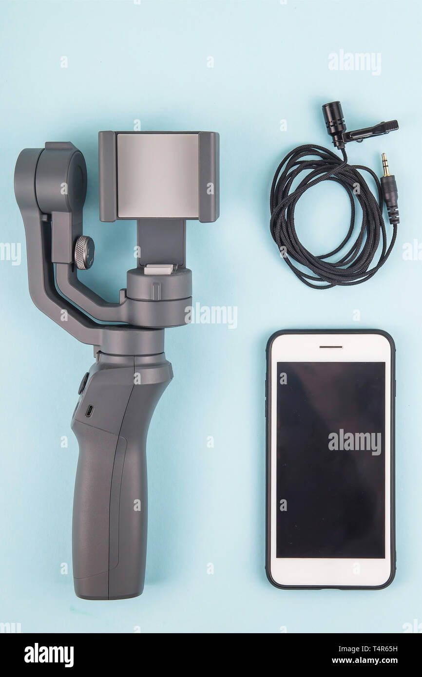 Simple mobile video blogging equipment - smartphone, stabilizer and ...