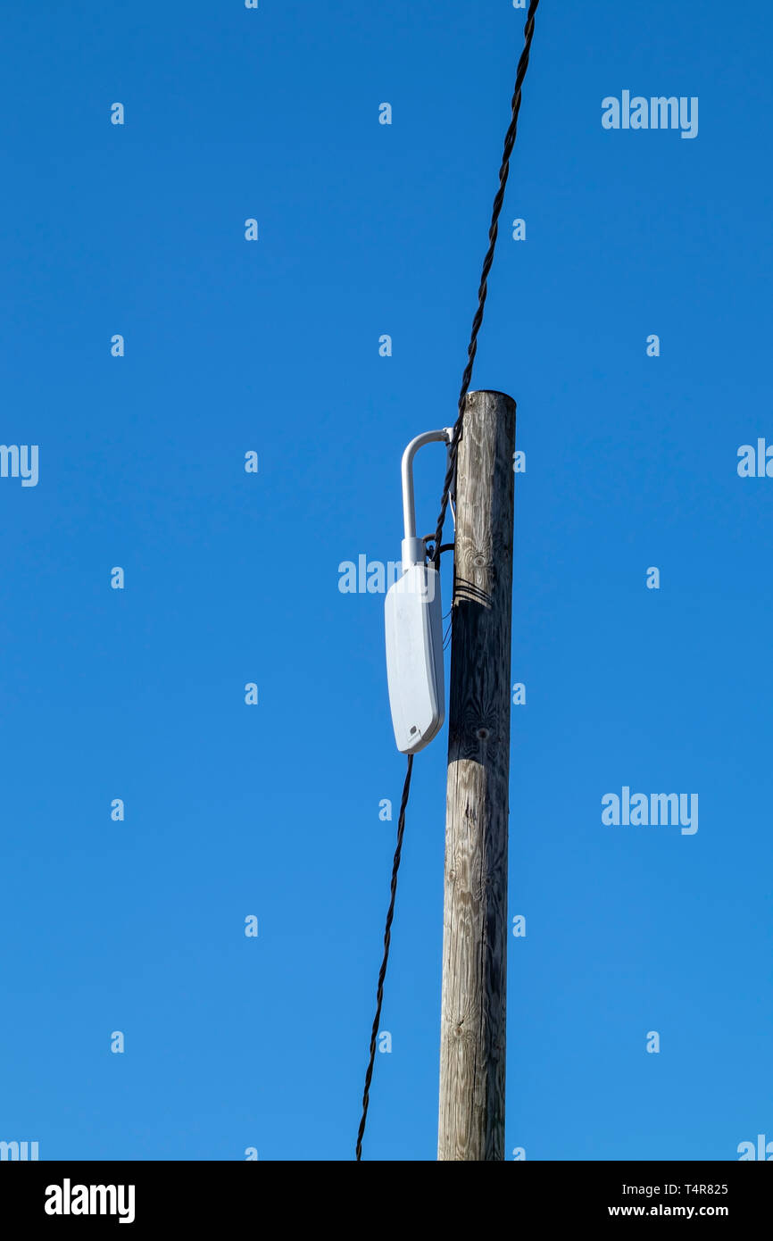 Broken streetlamp hi-res stock photography and images - Alamy