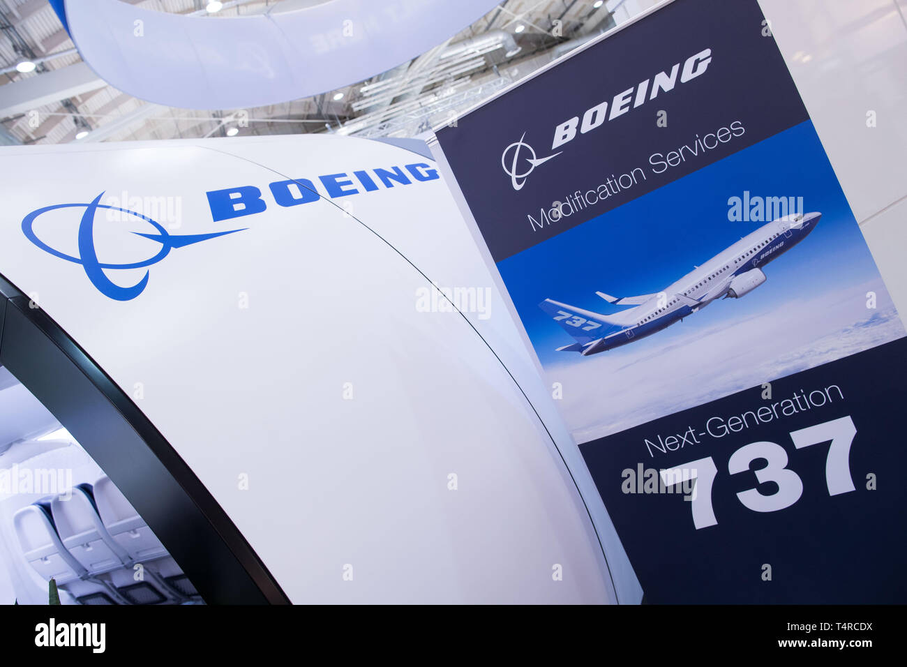 Hamburg, Germany. 03rd Apr, 2019. New cabin systems for the Boeing 737 ...