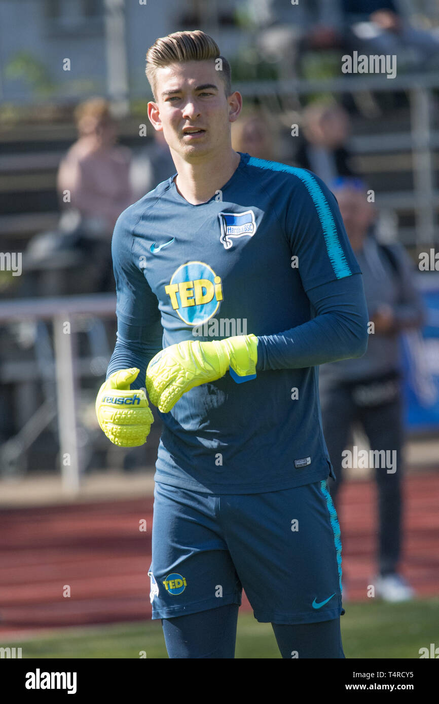 Berlin, Germany. 17th Apr, 2019. Goalkeeper Jonathan Klinsmann ...