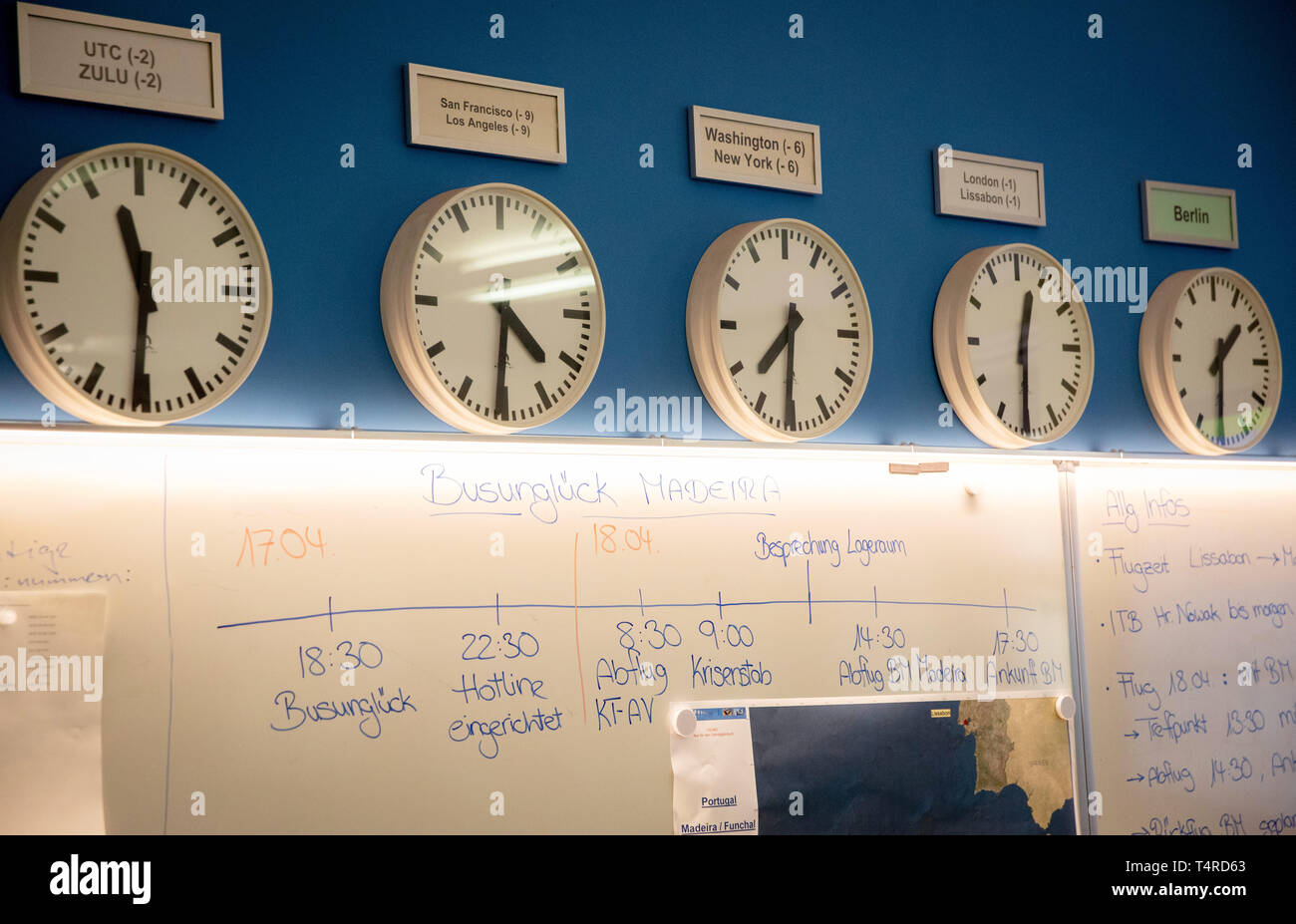 Time zones hi-res stock photography and images - Alamy