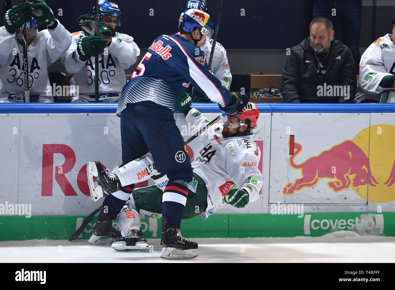 Keith AULIE (M, left), action, duels versus Andrew LEBLANC (A). EHC Red ...