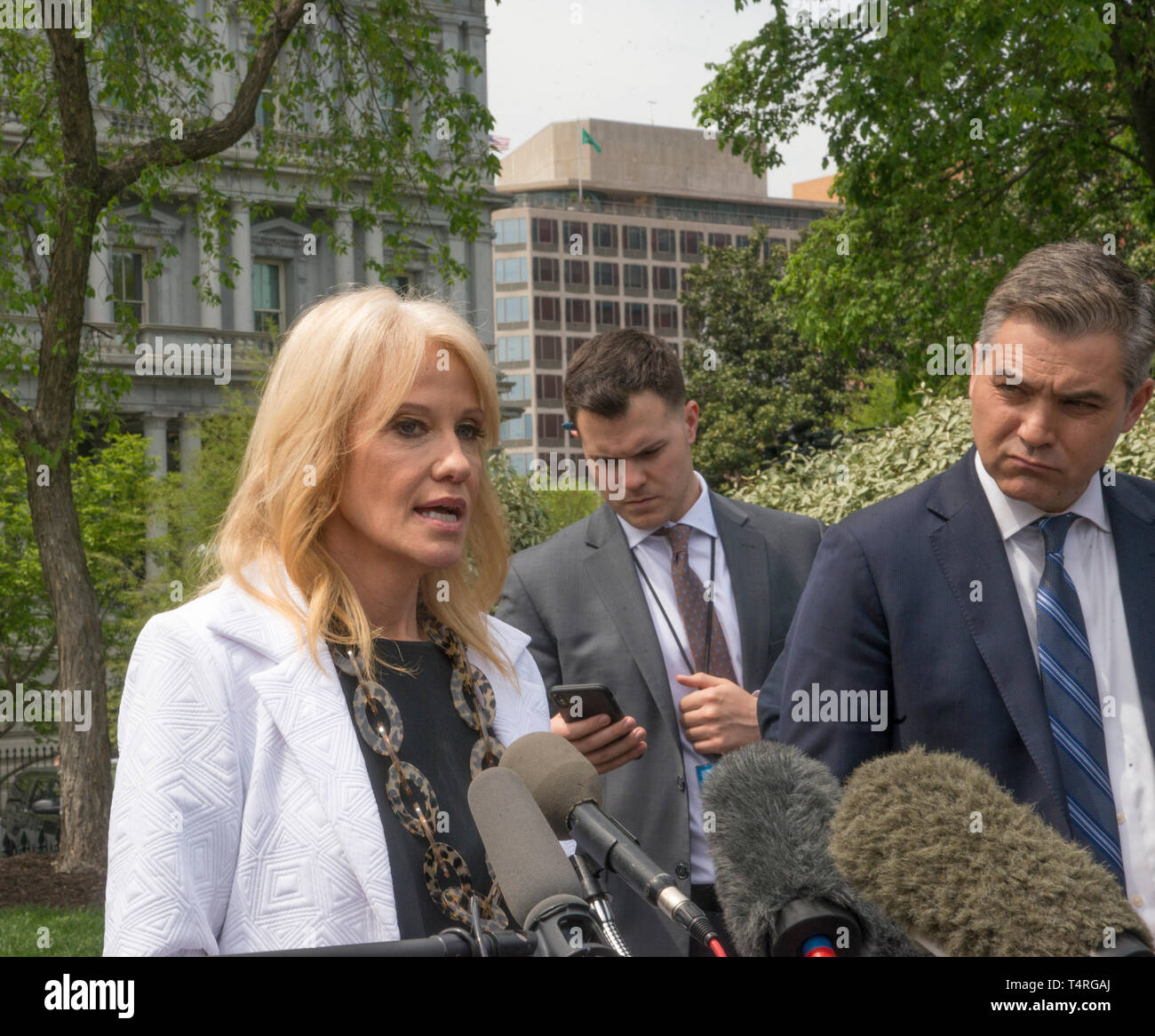 Kellyanne conway white house hi-res stock photography and images - Alamy