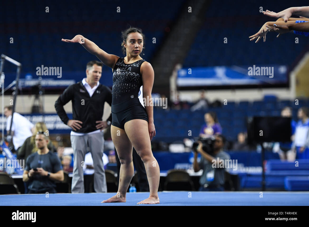 Katelyn ohashi floor hi-res stock photography and images - Alamy