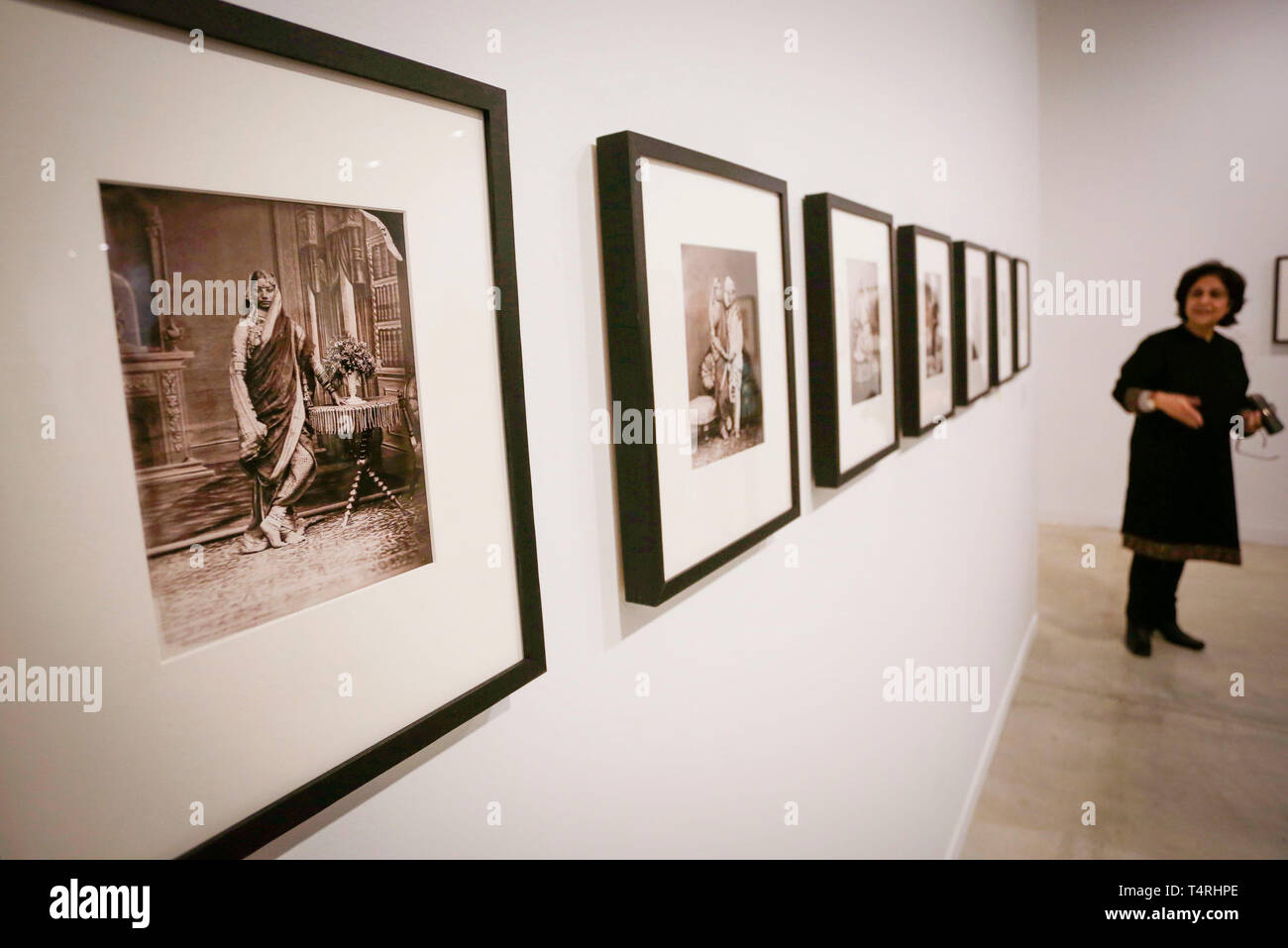 Performative art hi-res stock photography and images - Alamy