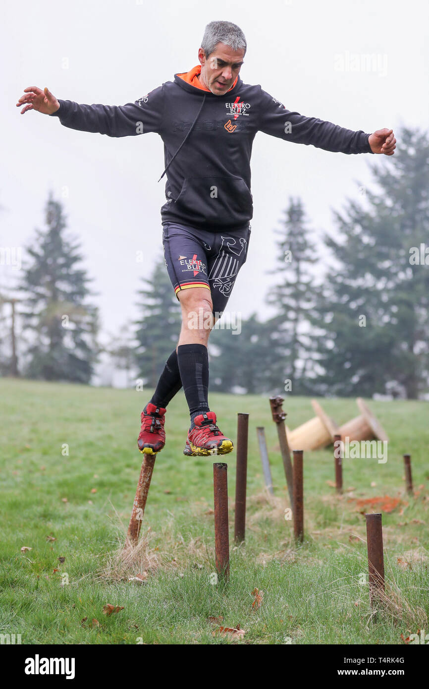 Obstacles course military hi-res stock photography and images - Alamy