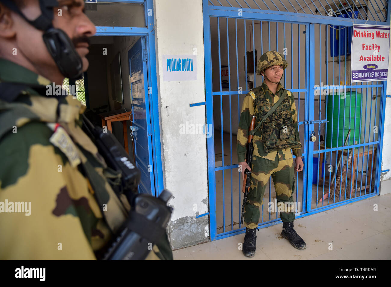 Indian voting in polling station hi-res stock photography and images ...