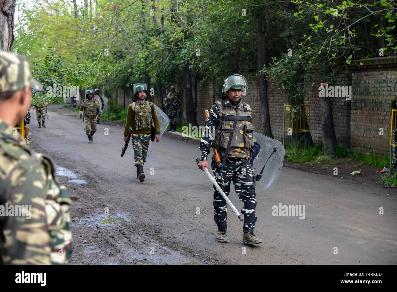 Paramilitary forces hi-res stock photography and images - Alamy