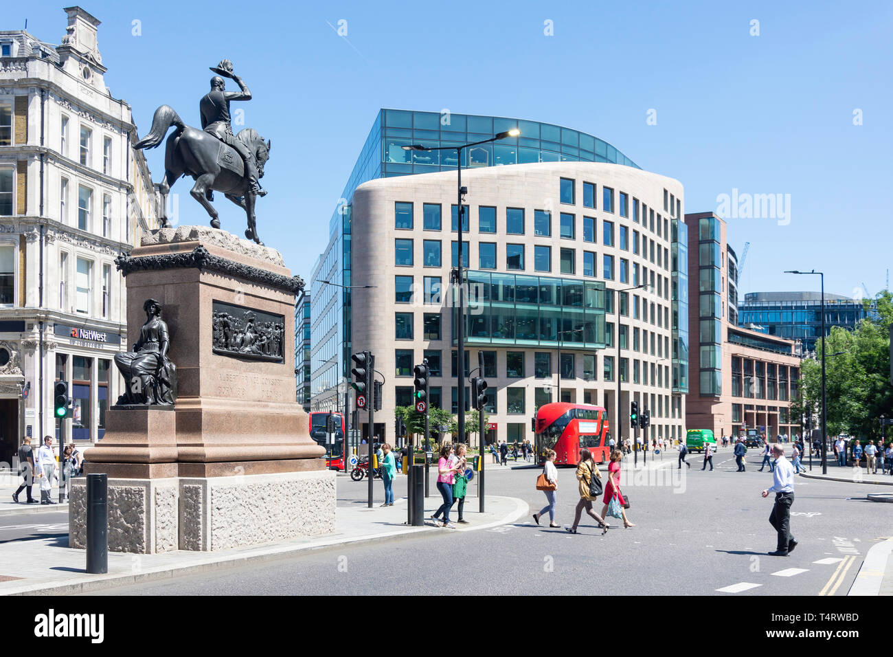 Statue prince albert holborn circus hi-res stock photography and images ...