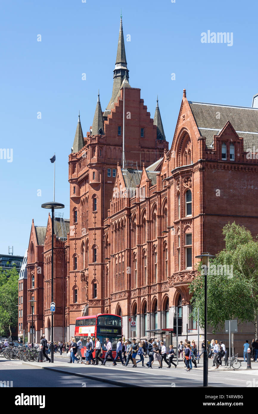 Victorian red brick exterior facade de vere holborn bars buildin hi-res ...