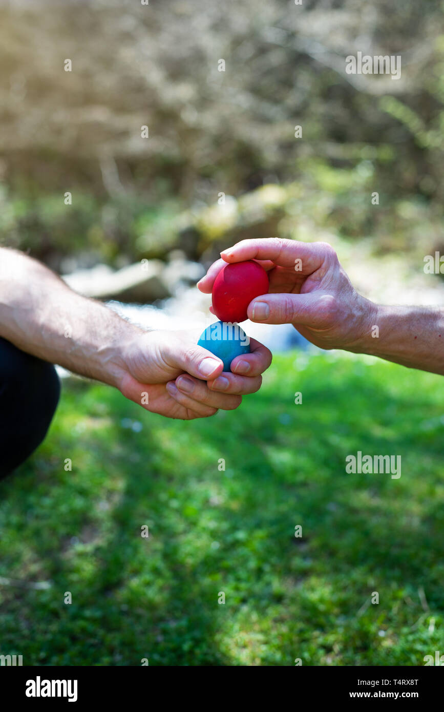 Close up easter egg tapping hi-res stock photography and images - Alamy