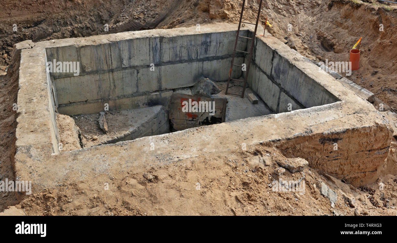 Sewage pit hi-res stock photography and images - Alamy