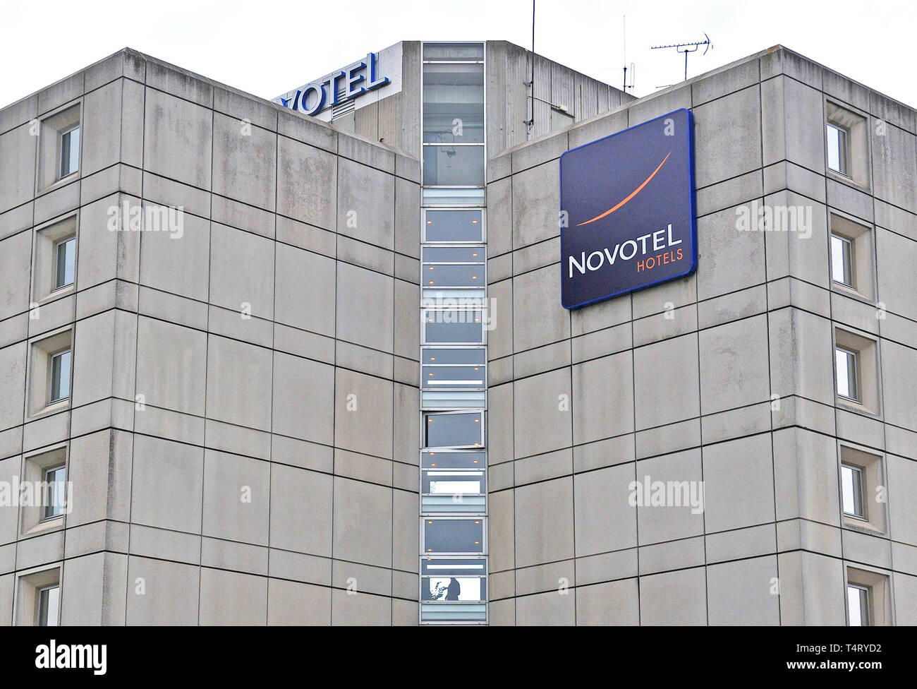 Novotel hotel symbol hi-res stock photography and images - Alamy