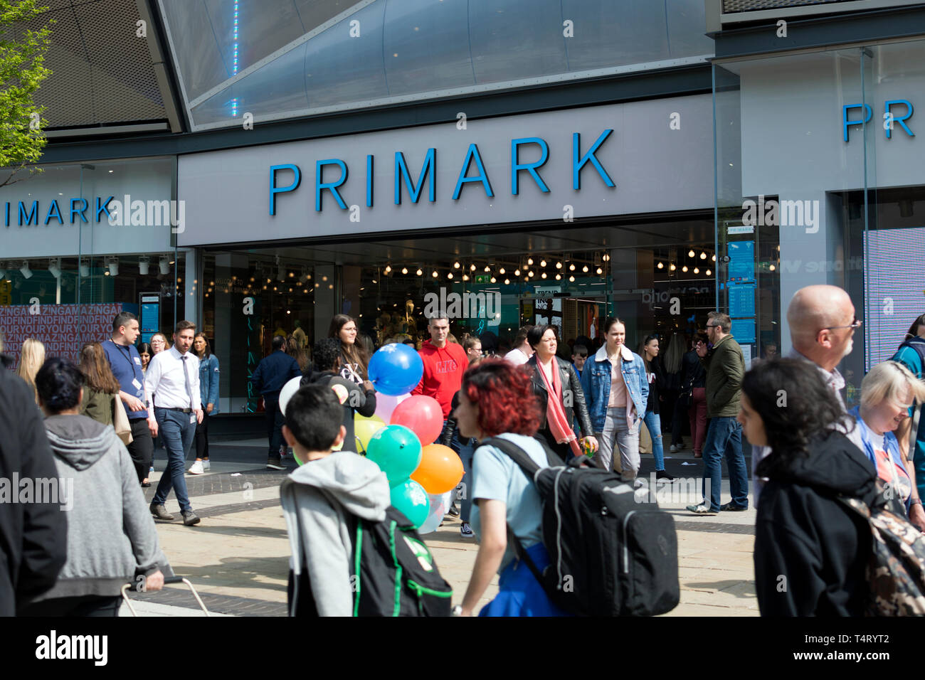 High street store front uk hi-res stock photography and images - Alamy
