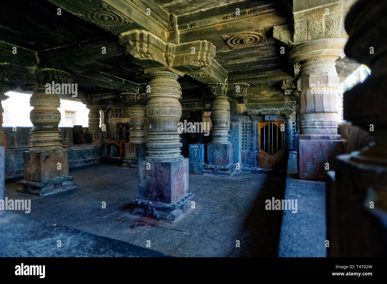 Decorative pillars hi-res stock photography and images - Alamy