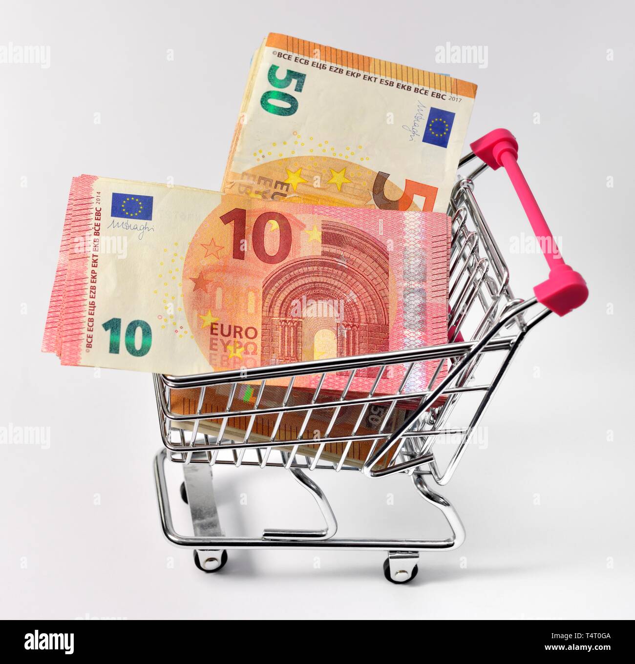 Concept travel shopping trolley hi-res stock photography and images - Alamy